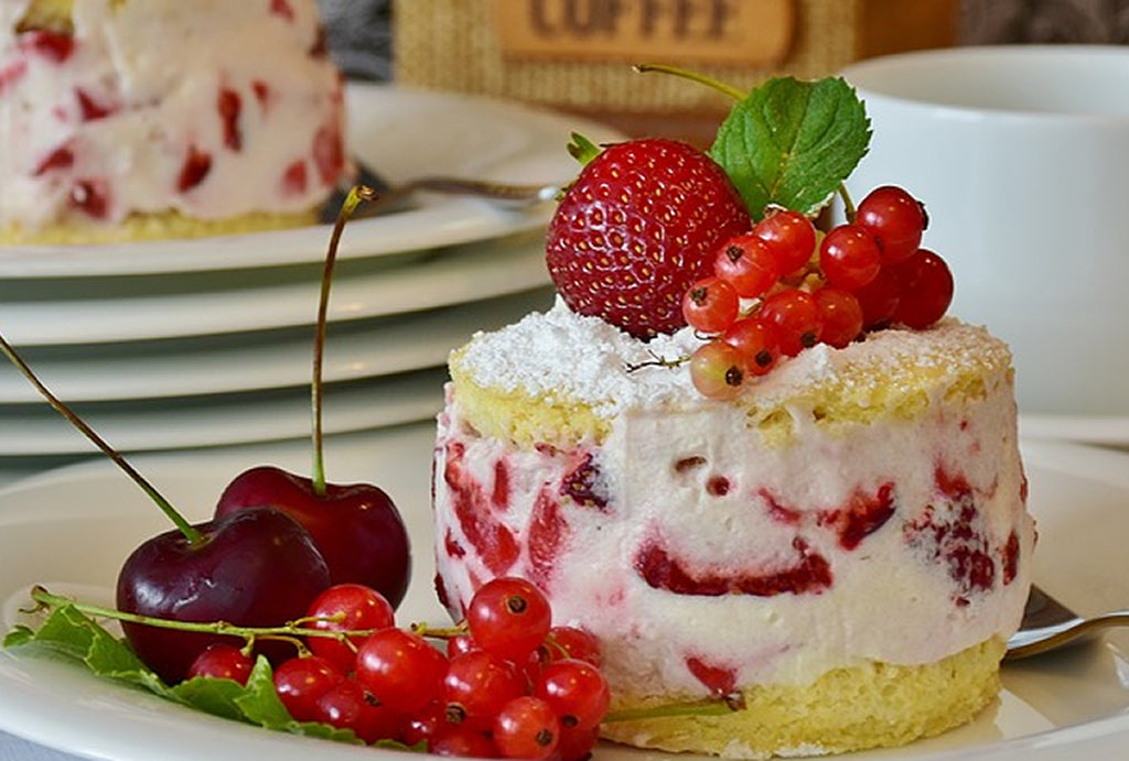 TOWER OF BERRIES SPONGE CAKE – mulinomarello.com